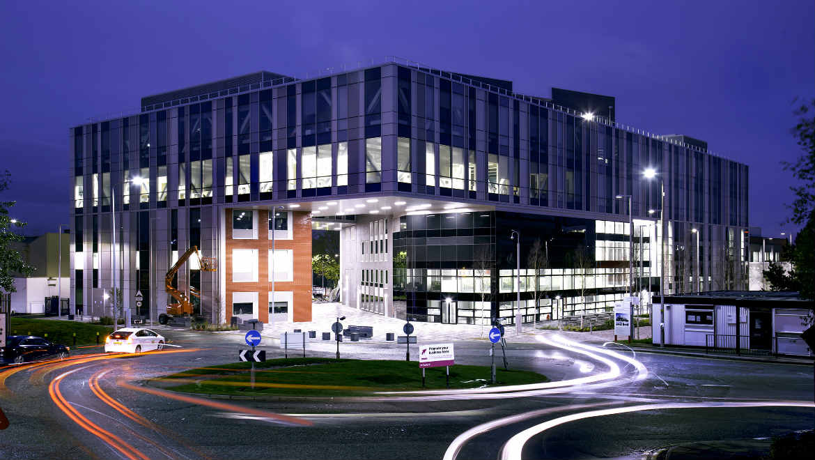 Adelphi Building, University of Salford - - BAM Case Study Adelphi Building, University of Salford - - BAM Case Study